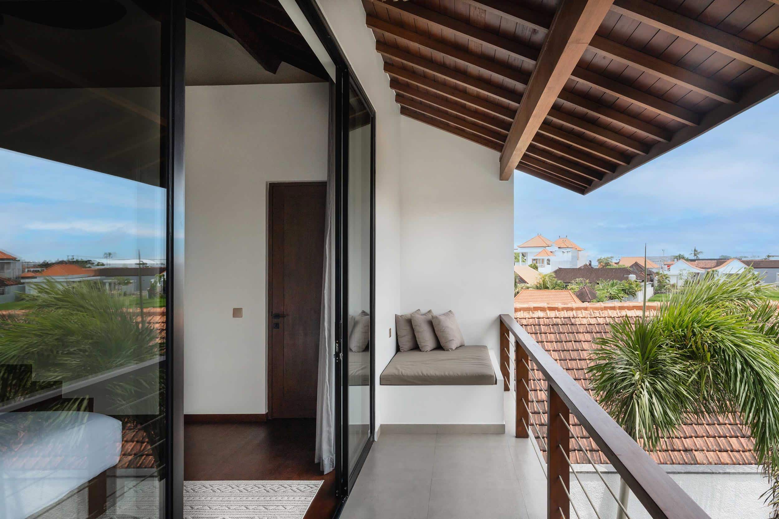 Rocca Bella Loft 1 : Modern Tropical Canggu Villa with Style