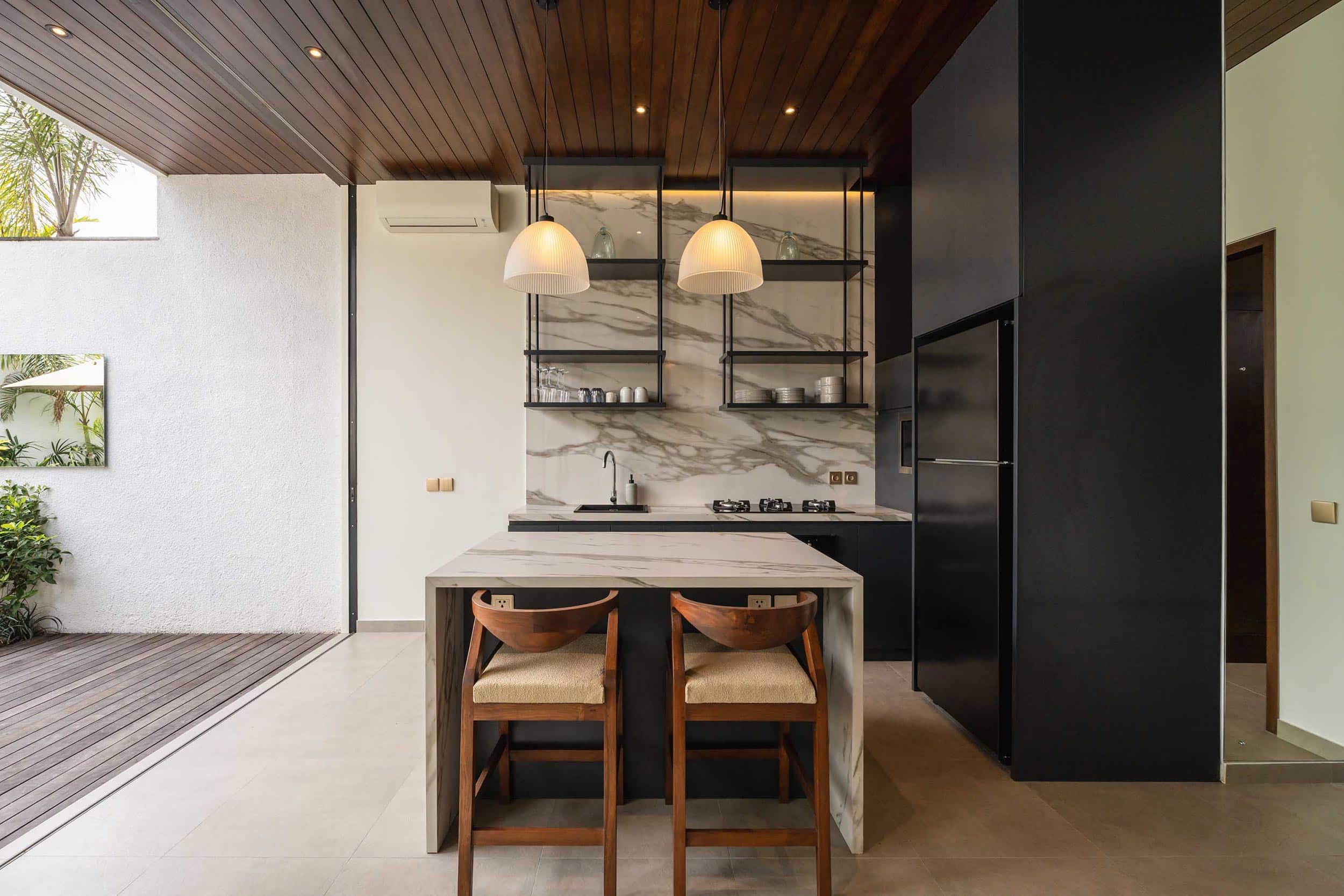 Rocca Bella Loft 1 : Modern Tropical Canggu Villa with Style